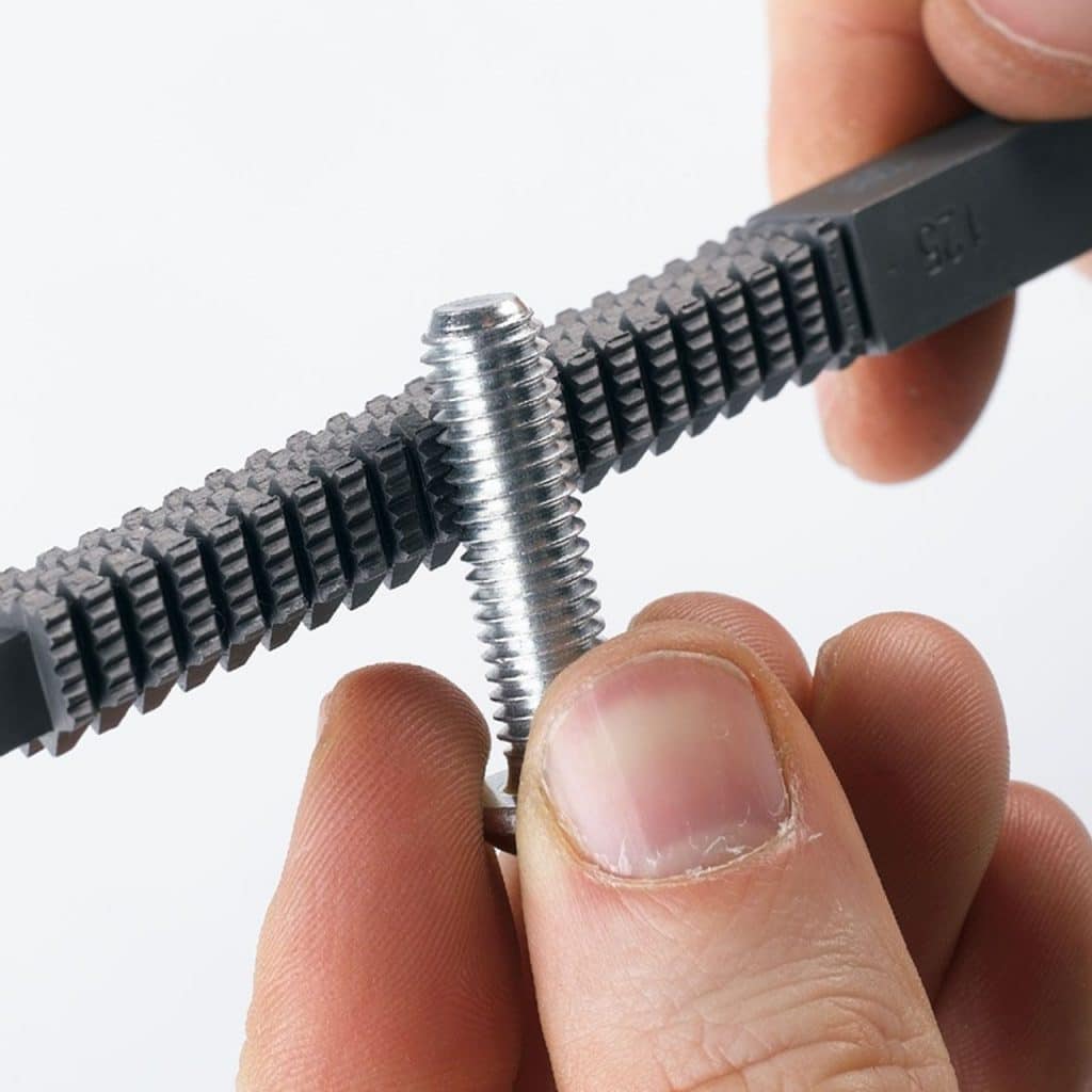 Metric Thread File (0.75-3 Pitch)