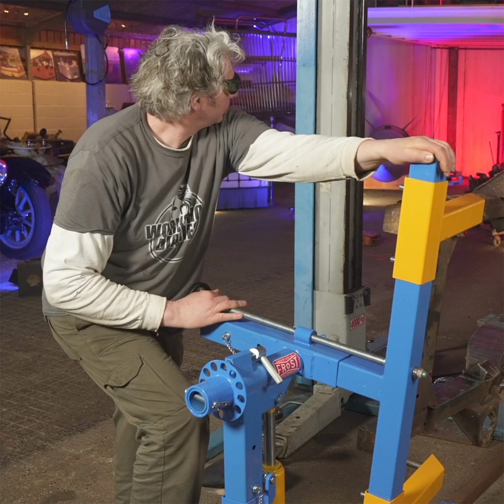 4000lb Car Rotisserie - Frost Auto Restoration Techniques